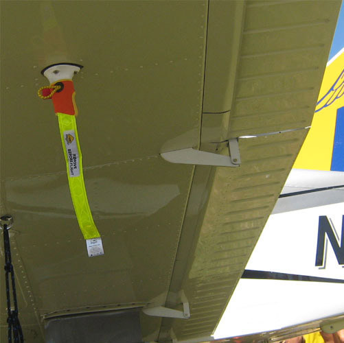 Pitot tube cover blade type